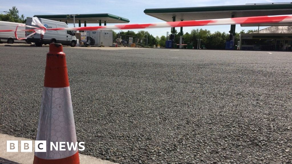 Petrol and diesel mixed up at M4 Reading Services - BBC News