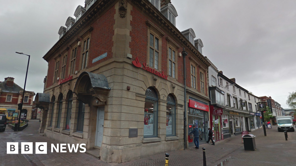 Man taken to hospital after hazardous gas incident in Nuneaton - BBC News