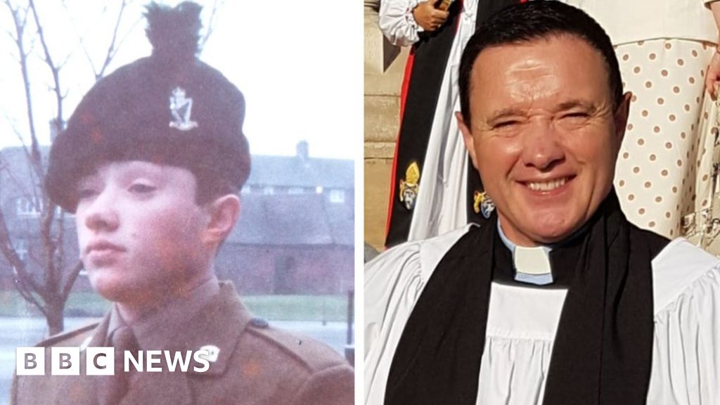 Alan McCracken's journey from the military to the ministry - BBC News