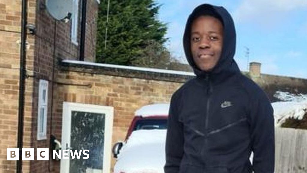 Thando Ndlovu: Teenage boy drowned in river, inquest finds - BBC News