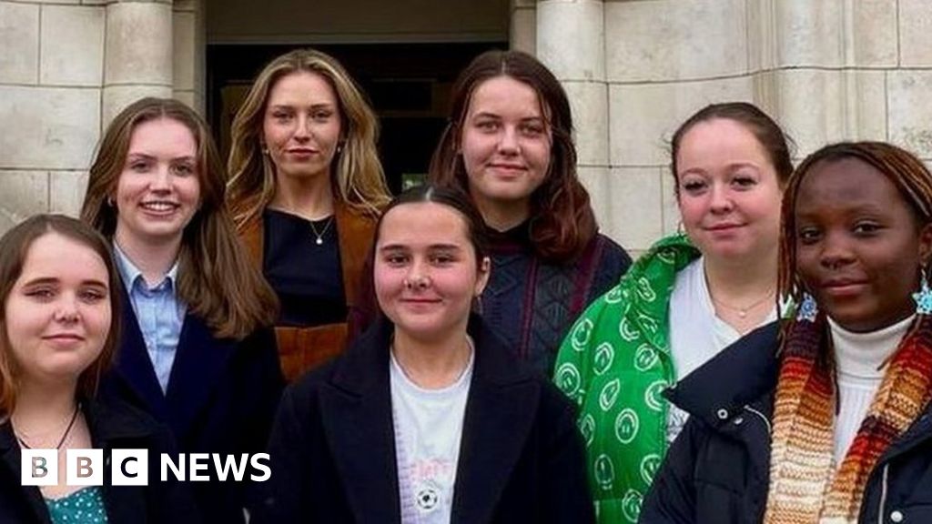 Students demand Cardiff University tackles sexual violence - BBC News