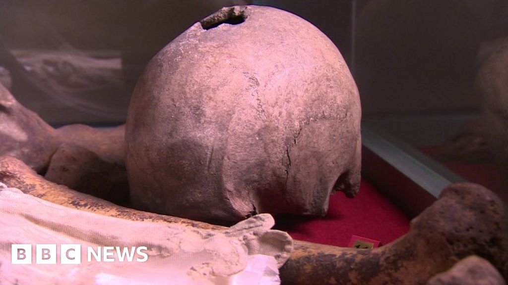 Bid to prove Holywell pub skeleton is St John Plessington - BBC News