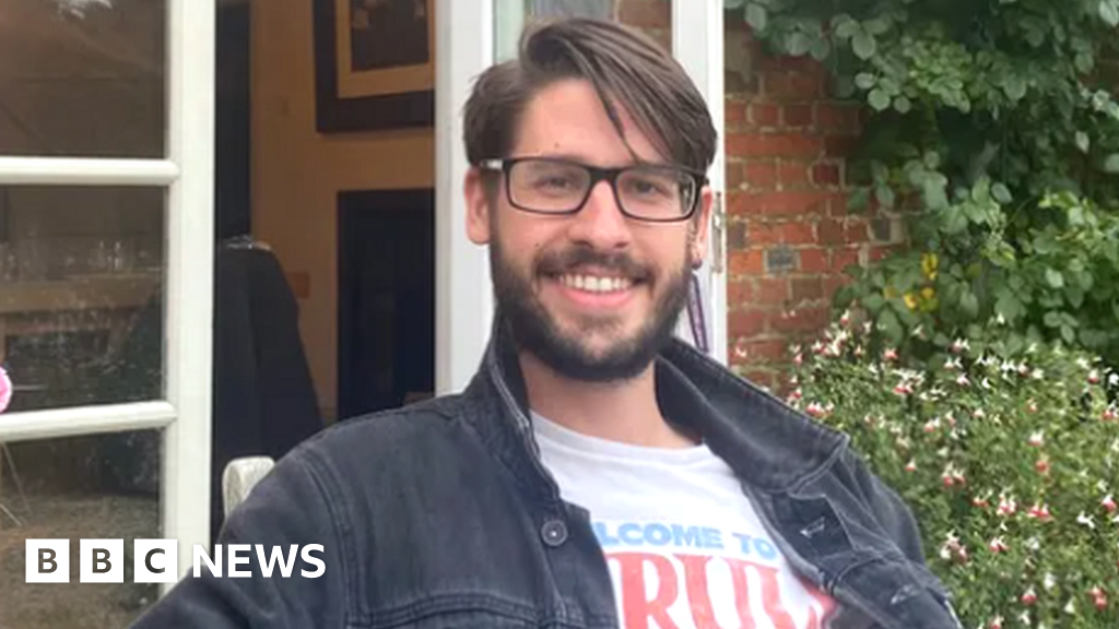 Vincent Le Goascoz remembered by grieving Bristol colleagues - BBC News