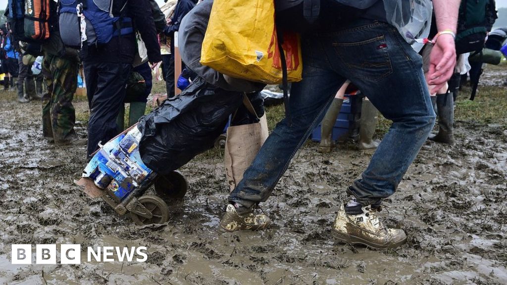 What is it about Glastonbury's location which makes it so muddy? - BBC News