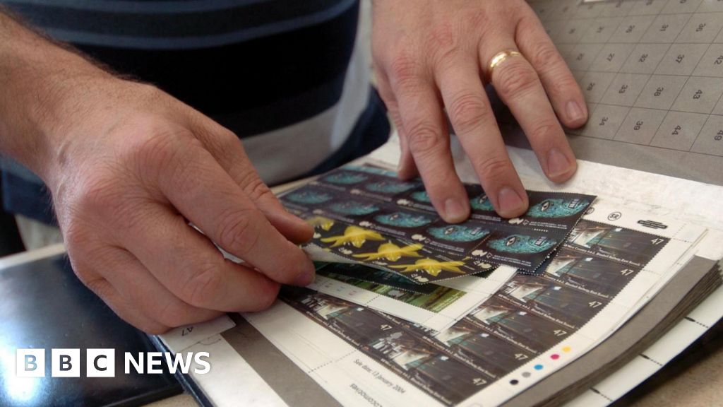 Sudbury Post Office gets reprieve after closure announcement - BBC News
