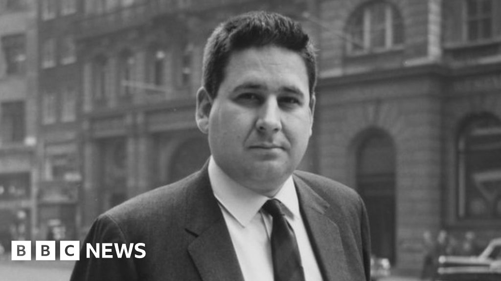 Moynihan family's history of drugs, scandal and power - BBC News
