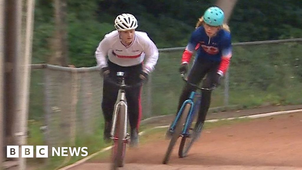 Southampton cyclists to represent GB at world championships - BBC News