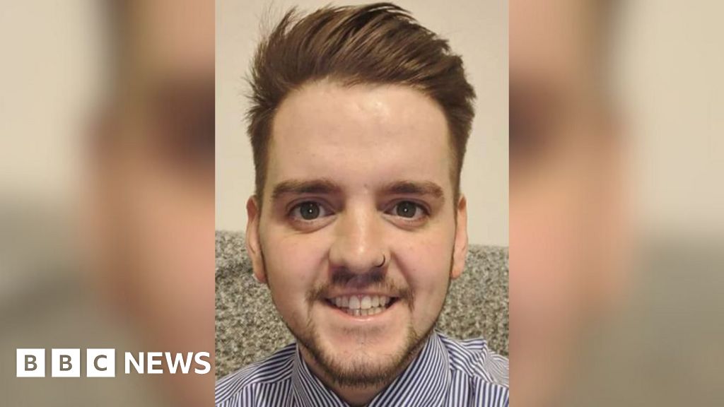 Kyle Zybilowicz 'murdered with knife and scissors' in flat - BBC News