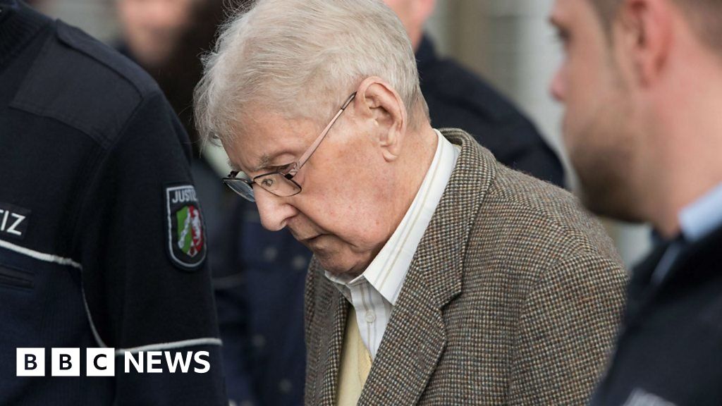 Holocaust survivor criticises trial of former Nazi guard - BBC News