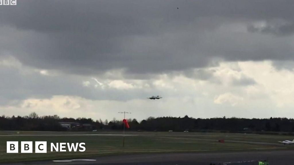 Gloster Meteor jet makes final flight from Coventry Airport - BBC News