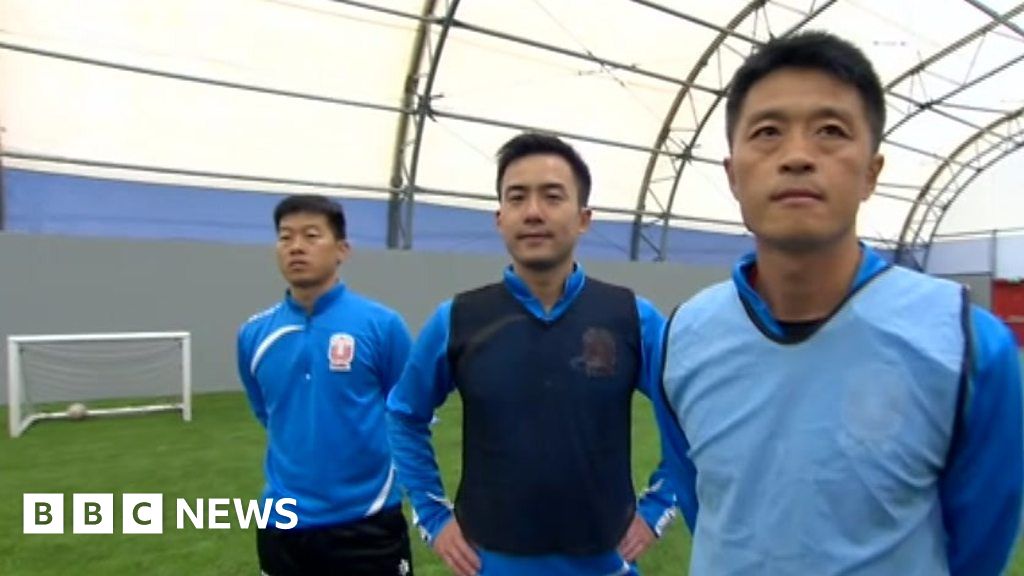 Chinese football coaches learn from Stoke City - BBC News