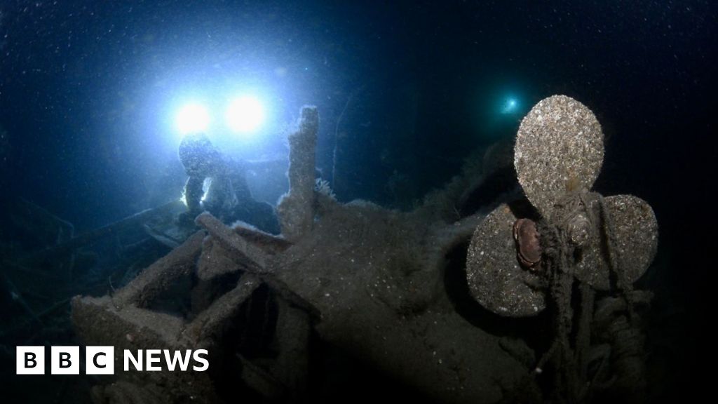 Wreck found off Cornwall thought to be WW2 storm-hit vessel - BBC News