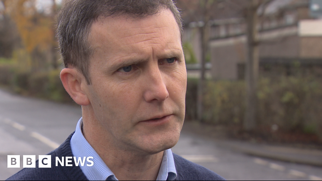 Michael Matheson urged to 'get a grip' of Police Scotland - BBC News