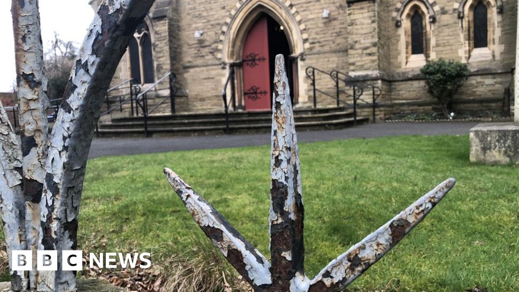 York church seeks to fix railings over cyclist safety fears