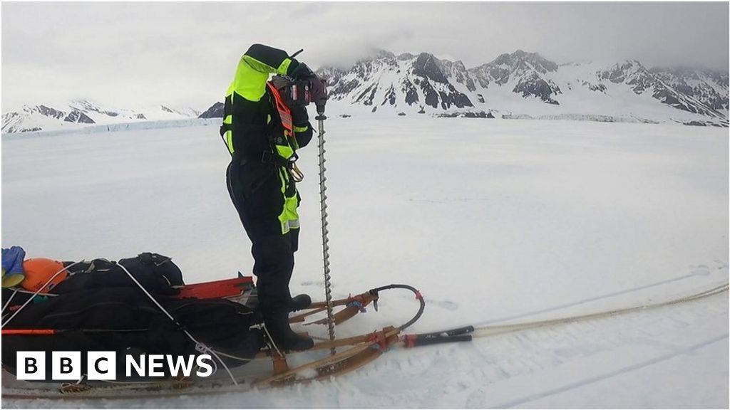 Scientists support Attenborough ship ice trials