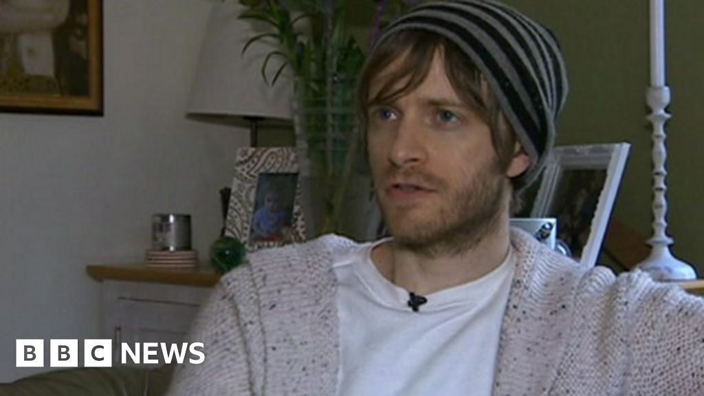 Delays singer Greg Gilbert on cancer diagnosis - BBC News