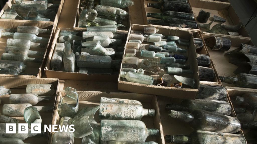 British WWI alcohol stash unearthed in Israel - BBC News