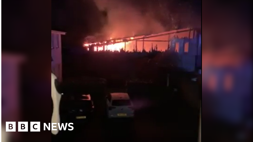 Fire crews tackle large blaze at Kingswood industrial unit - BBC News
