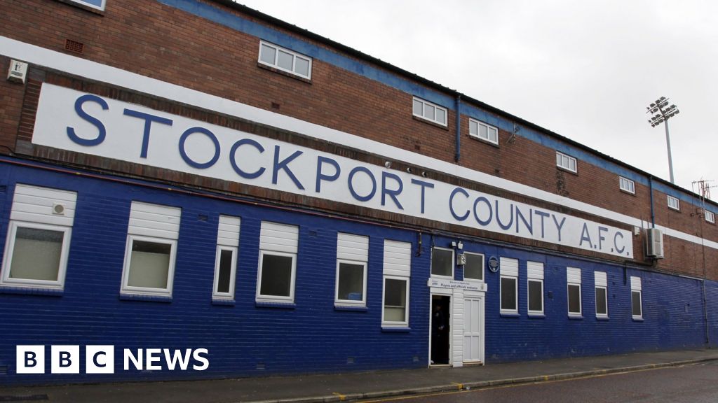 Stockport sex attacks on three women believed to be linked - BBC News