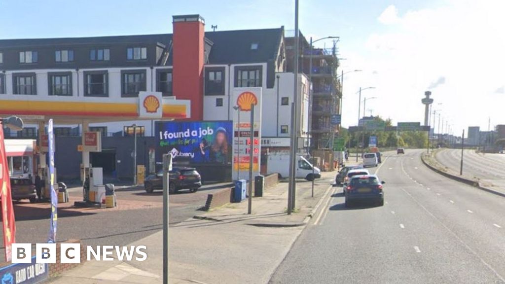 Woman dies after being struck by lorry near Everton garage - BBC News