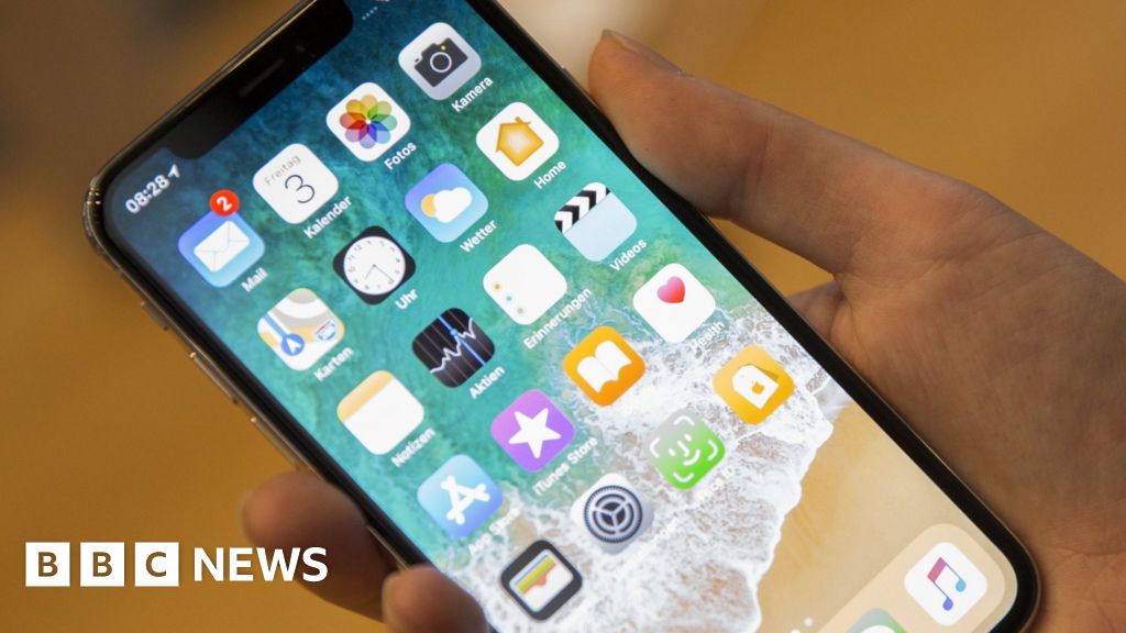 Hands on with the new iPhone X - BBC News