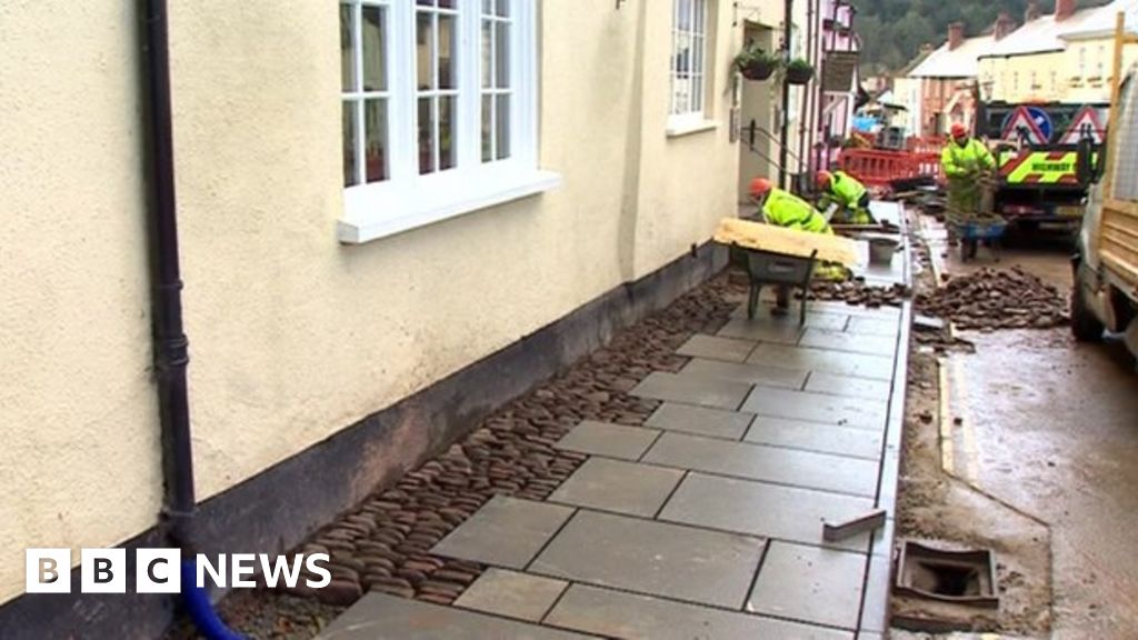 Dunster 'blue' pavement to be replaced in £100k revamp - BBC News