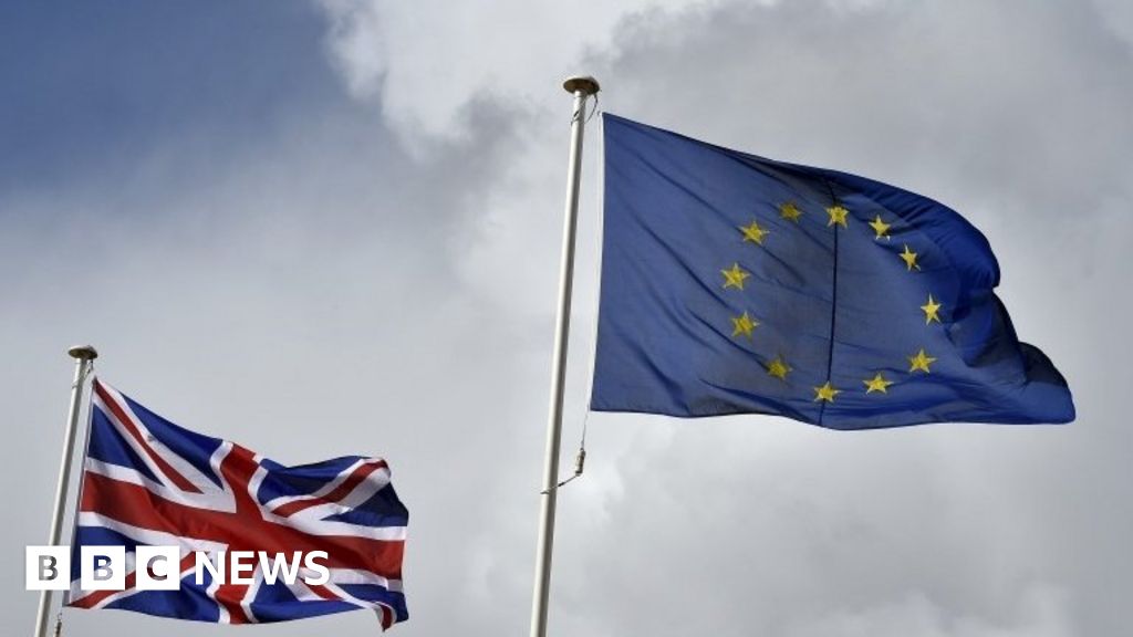 Brexit: Some City firms 'more gloomy after EU vote' - BBC News