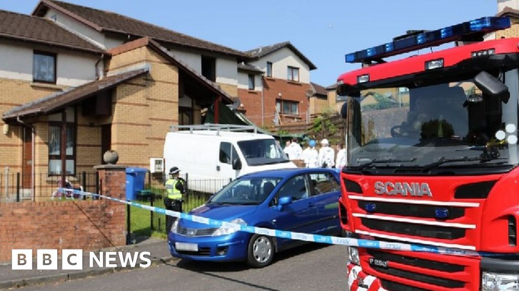 Man's body found at house in Greenock after fire - BBC News