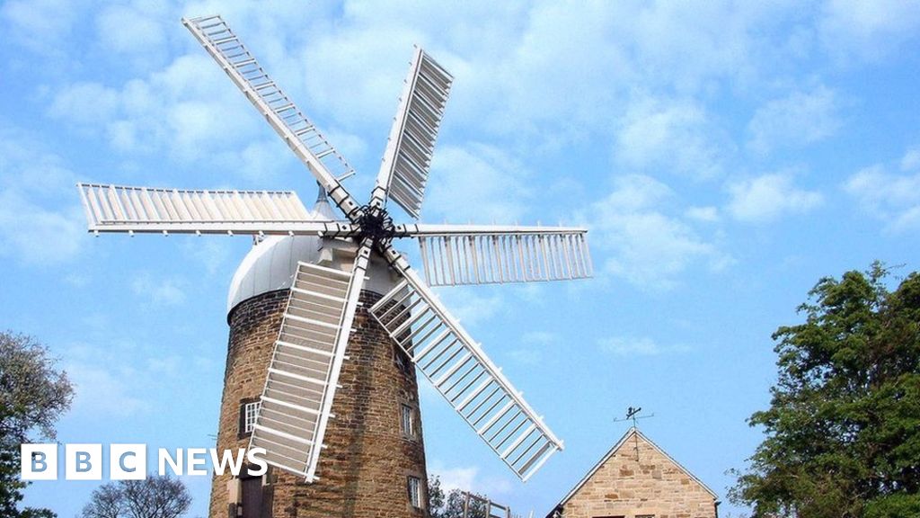 Derbyshire's Heage Windmill has sails reattached after repair - BBC News
