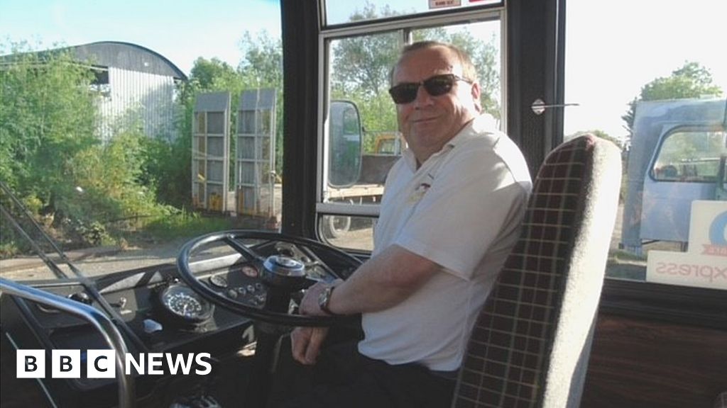 Gloucestershire bus driver praised for keeping pupils safe in fire ...