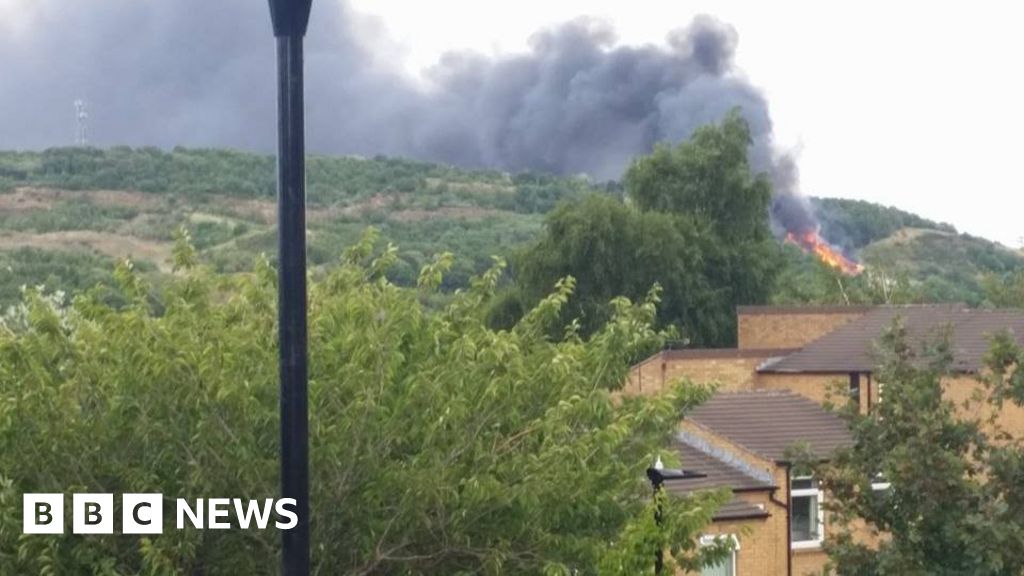 Fire at Sheffield's former ski village tackled - BBC News
