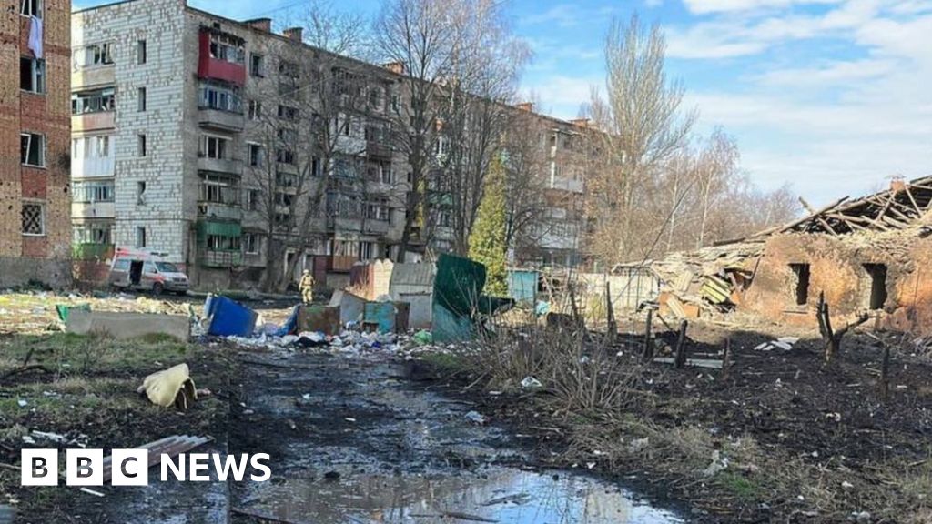 Ukraine war: Russian strike on eastern city Kostyantynivka 'kills six'