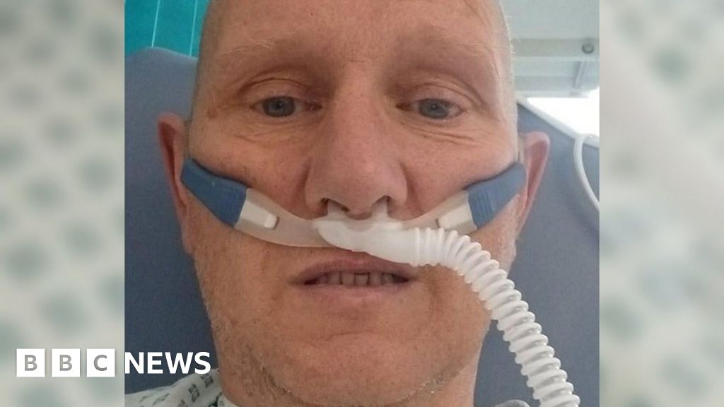 Covid: Father's regret at not having jab after Christmas in hospital