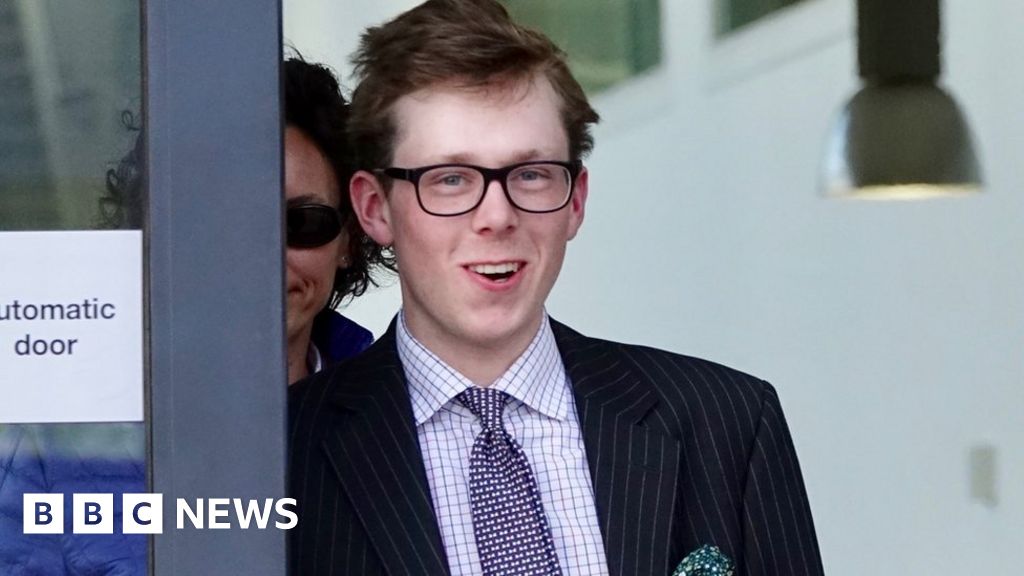 Great Thurlow hunt: Man has assault conviction quashed - BBC News