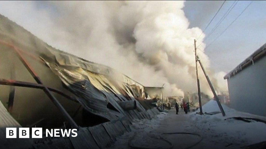 Russia shoe factory fire leaves workers dead - BBC News