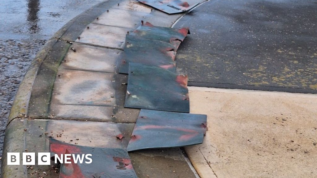 Call for damage to stop at Ness Point in Lowestoft - BBC News