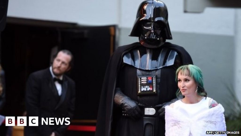 Star Wars superfans get married in a galaxy far, far away - BBC News