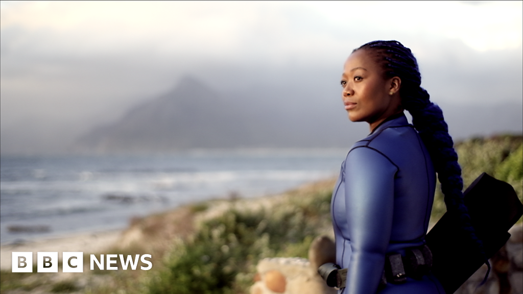 Black Mermaid: ‘I was always the only black person on the boat’ - BBC News