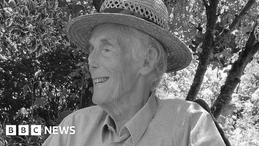Abergavenny murder: Tributes to Michael Hodson, 90 - BBC News