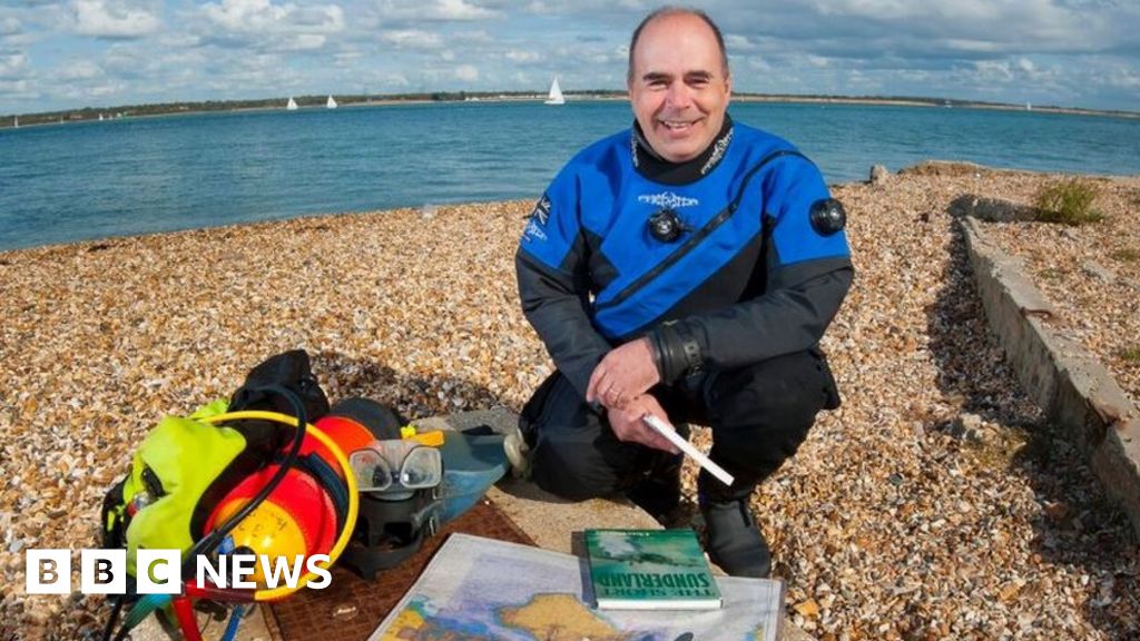 Diver unravels mystery of Solent sea plane wreck - BBC News