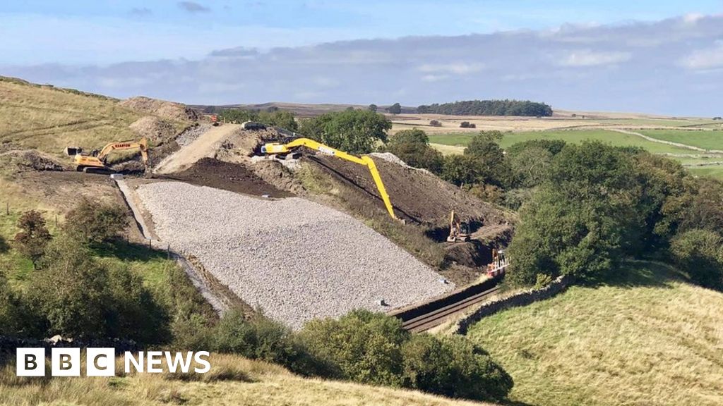 Settle-Carlisle line moving slope stopped in its tracks - BBC News
