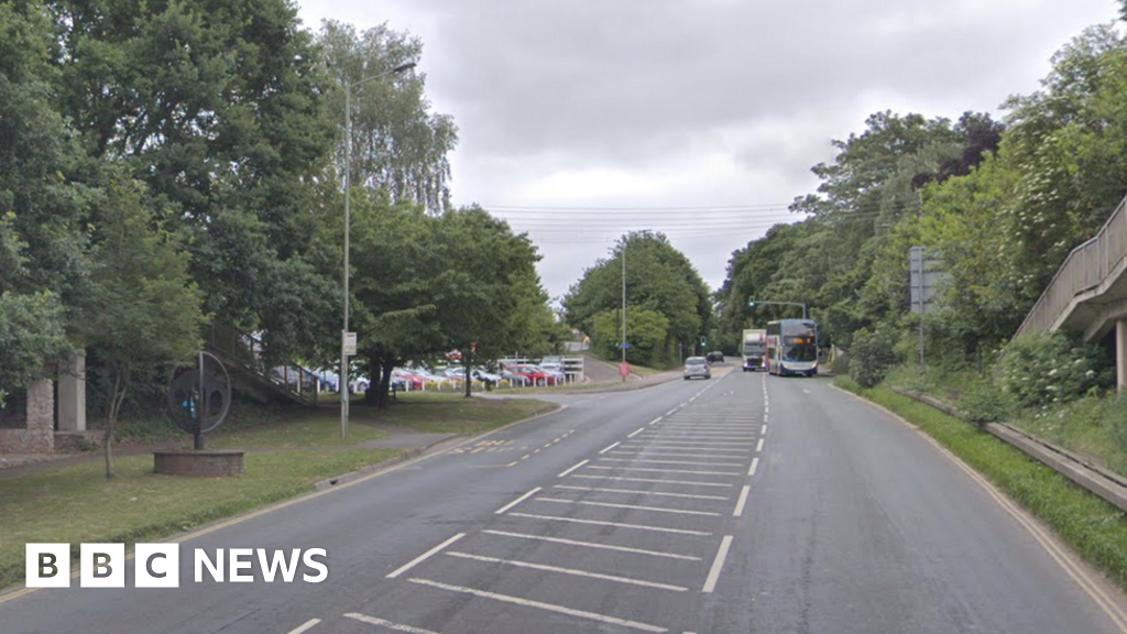 Man dies in crash involving articulated lorry near Exeter