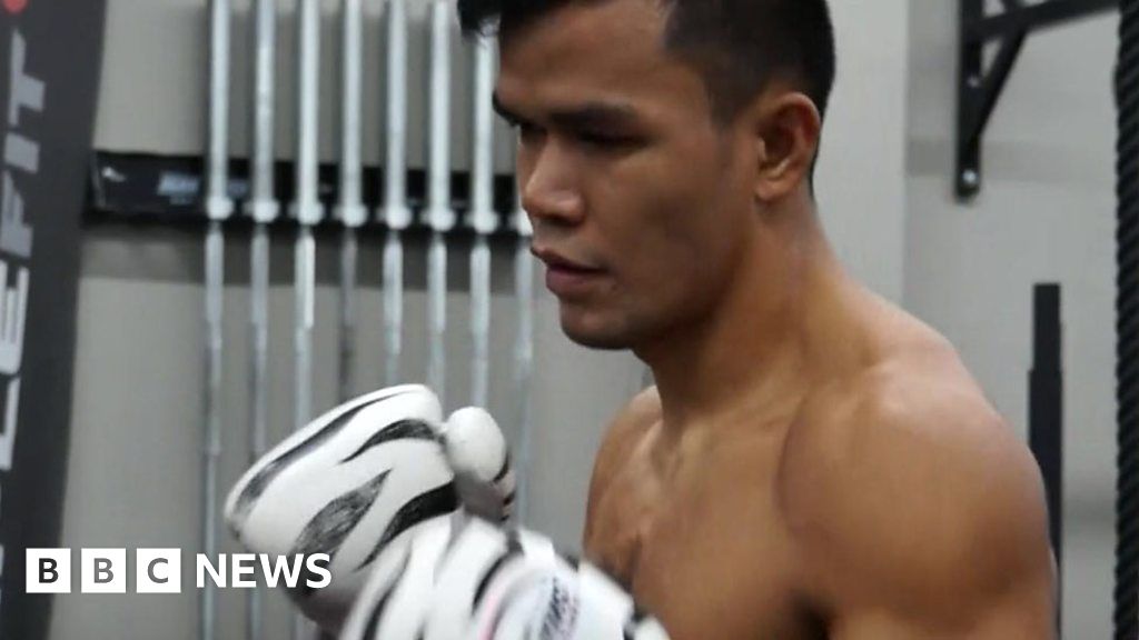 Filipino boxer aiming for UFC glory - BBC News