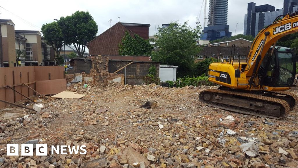 Illegally demolished east London homes must be re-built - BBC News