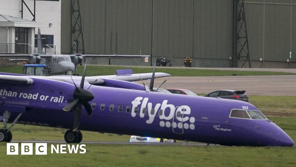 Belfast Flybe flight lands without nose gear - BBC News