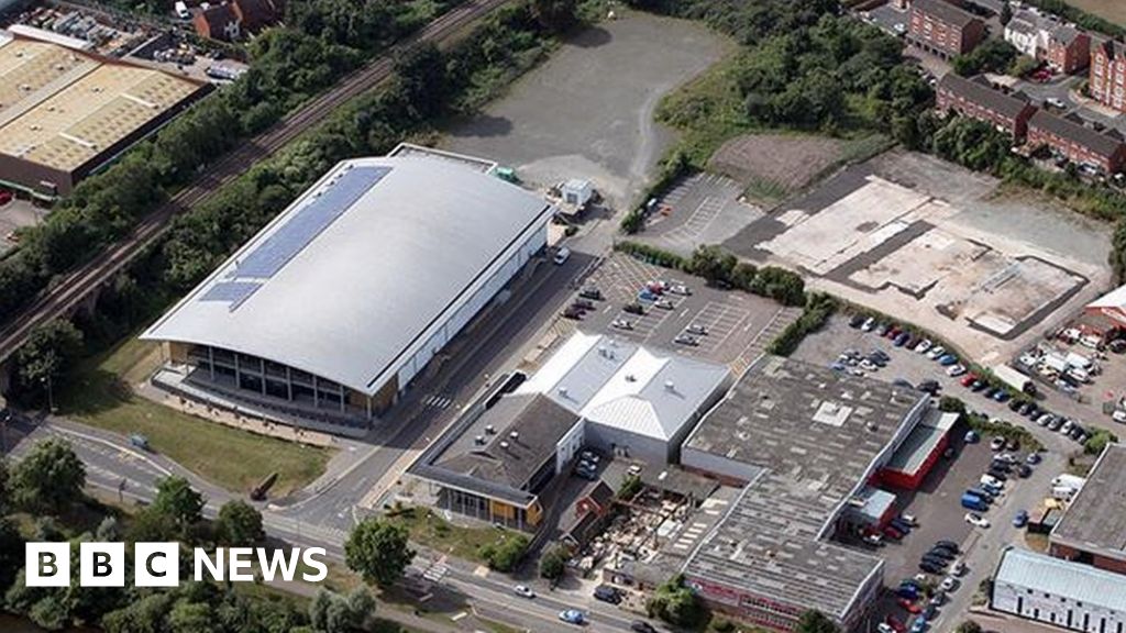 University of Worcester campus expansion plan approved - BBC News