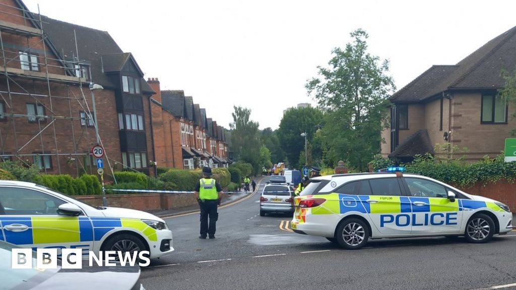 Two men hurt in suspected gas explosion at house in Acocks Green - BBC News
