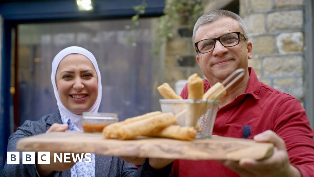 Yorkshire Dama: Syrian cheese makers win Aldi order - BBC News