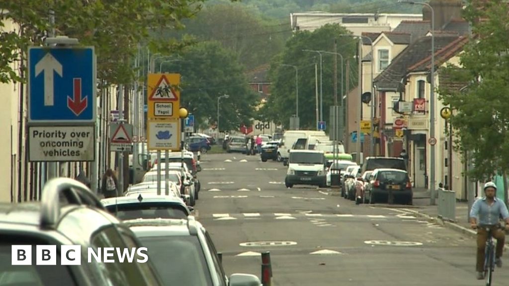Man stabbed on Cardiff street is seriously injured