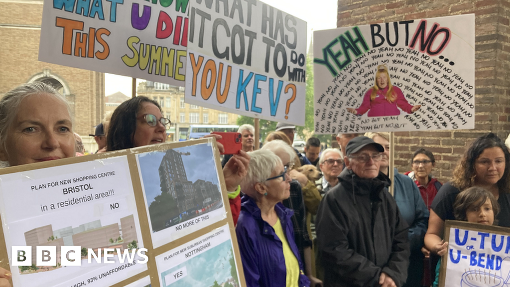 Broadwalk centre: Community protest at council offices